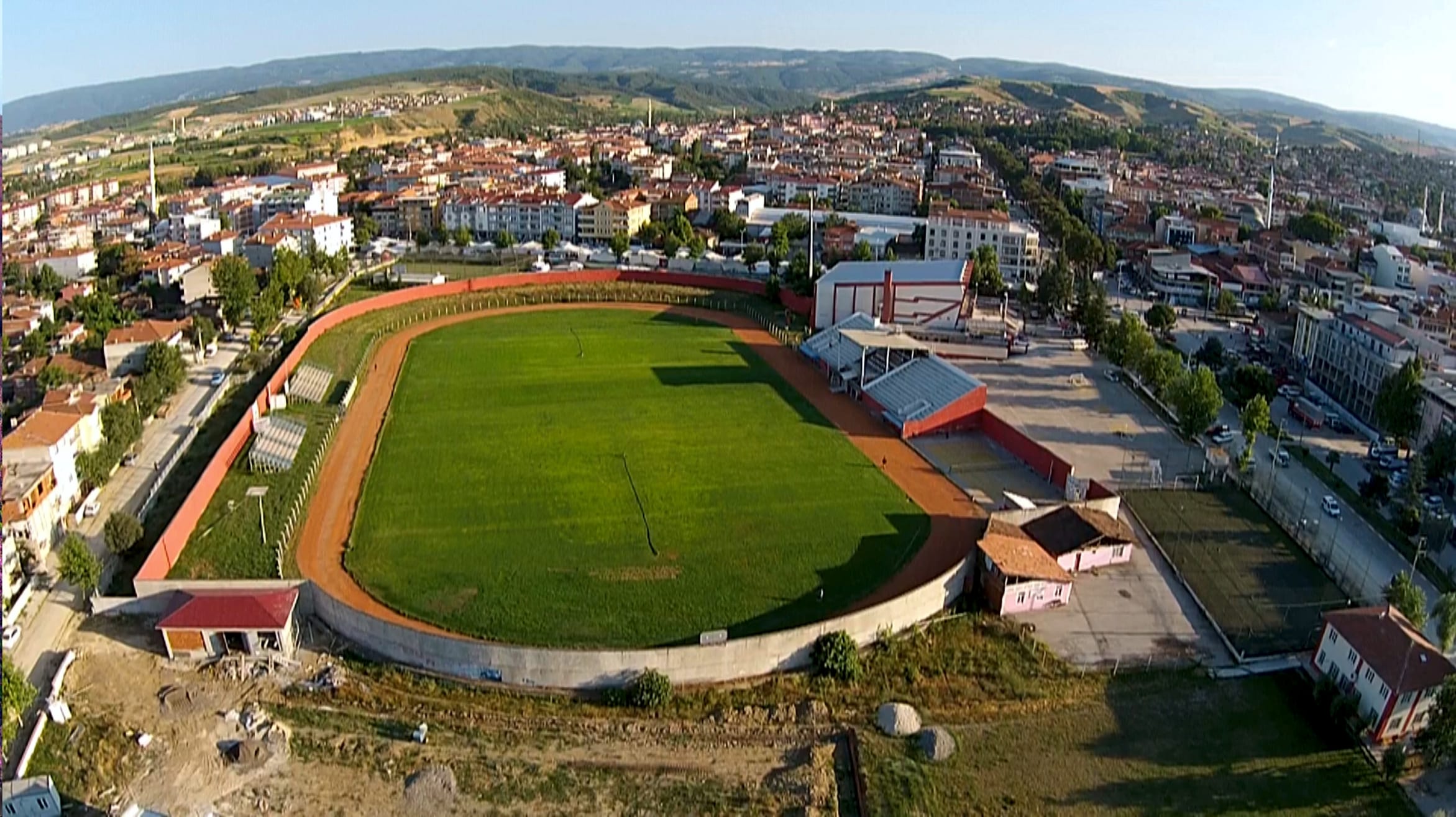 Yeni Erbaa Stadı'nın Temeli Atıldı - Yapıgündem.com | İnşaat Sektörünün ...